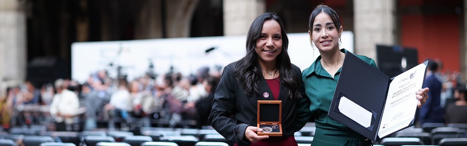 Charlyn Corral y Katia Itzel García, galardonadas con el Premio ...